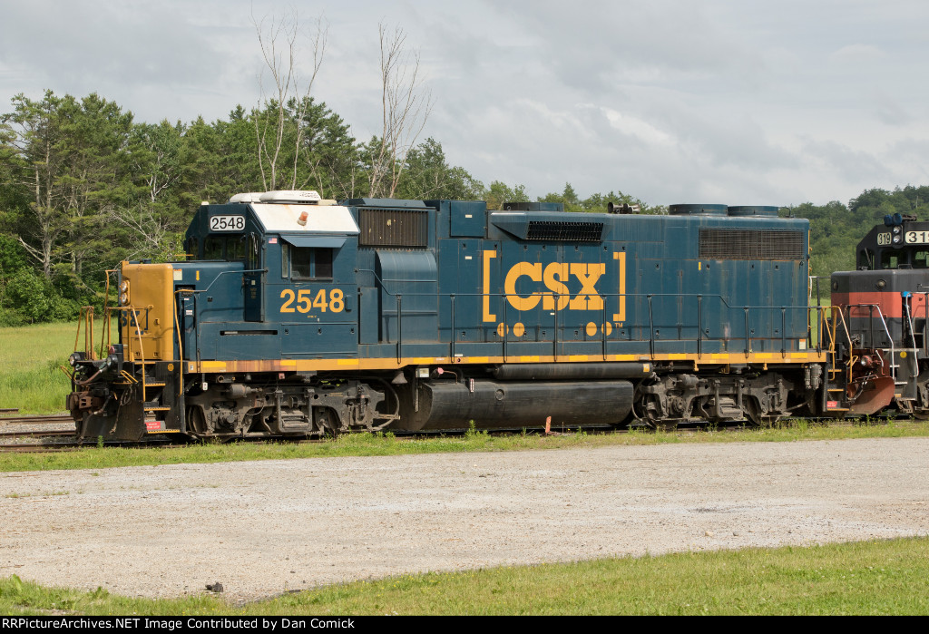 CSXT 2548
